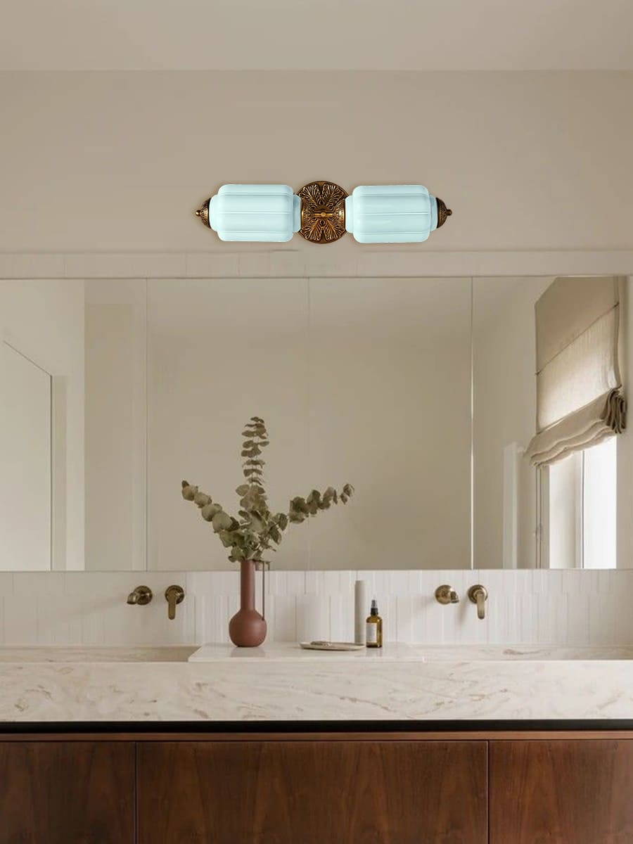 Eloise Glass Wall Sconce – Horizontal American Vintage Lantern Light – Monulo